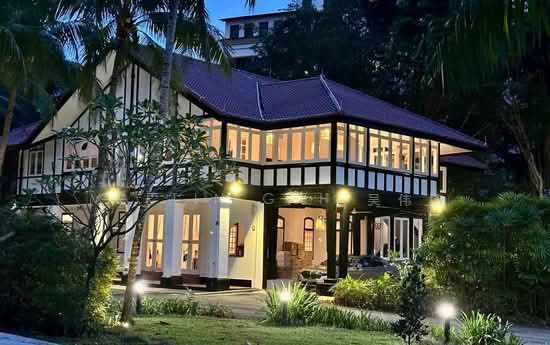 White House Park Estate 🌟 Black & White House🌟Huge Garden, , 4 Bedrooms ...