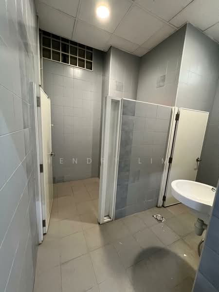 Prime Industrial Building, 39B Jalan Pemimpin, 3,000 sqft, Light ...