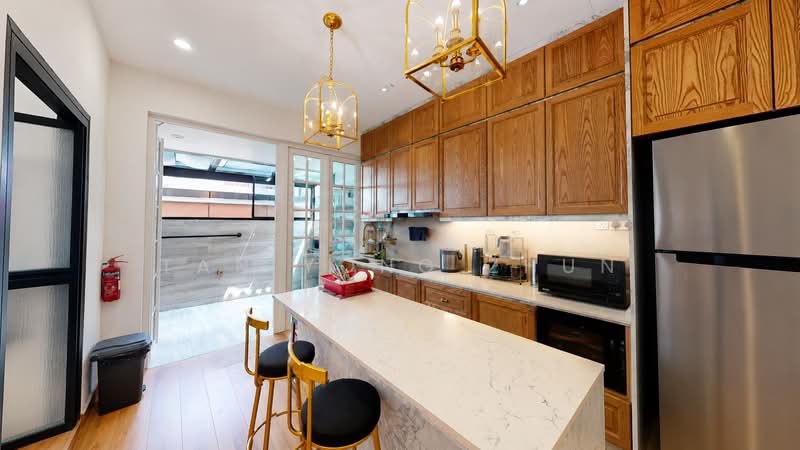 Beautifully Renovated Sembawang Hills Estate Inter Terrace 1KM from ...