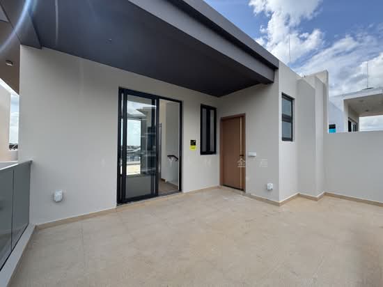 Brand New Freehold Semi-D, 4 levels with Lift, park 3 cars inside Semi ...