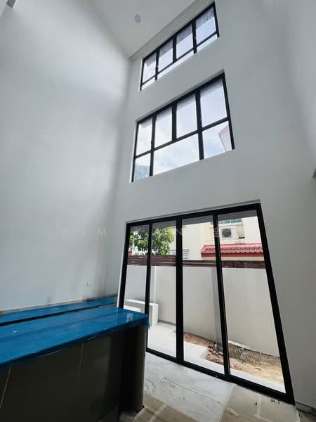 Brand New Freehold Semi-D, 4 levels with Lift, park 3 cars inside Semi ...