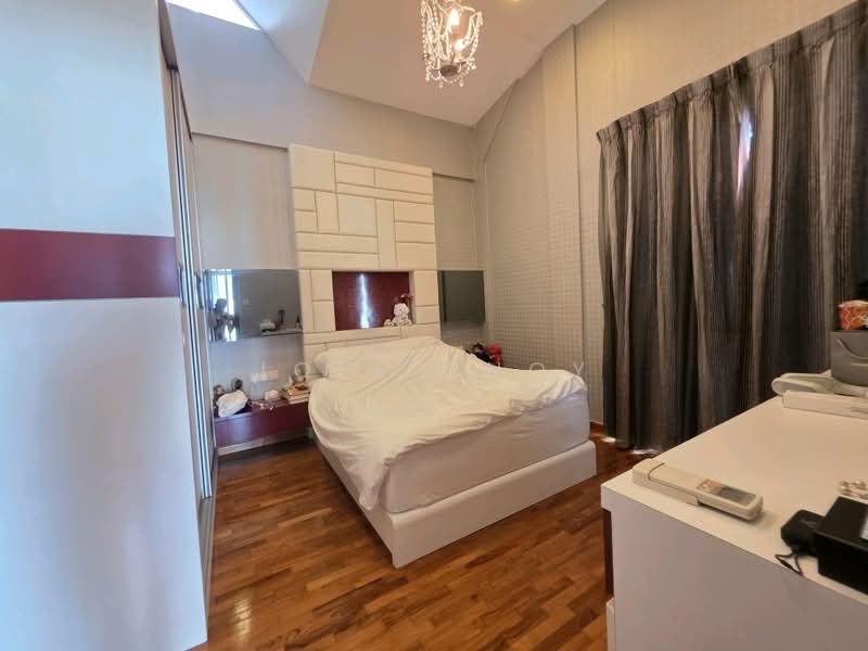 2.5 LEVEL SEMI-D AT TAVISTOCK AVENUE! MRT! GOOD VALUE! Semi-Detached ...