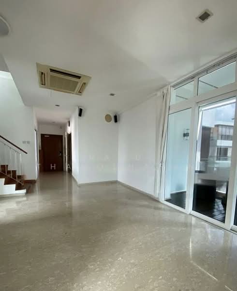 Palm Oasis Apartment For Sale at S$ 2,250,000 | PropertyGuru Singapore