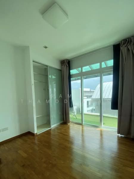 Palm Oasis Apartment For Sale at S$ 2,250,000 | PropertyGuru Singapore