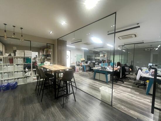 Tradehub 21, 18 Boon Lay Way, 2,002 sqft, Light Industrial (B1) For ...