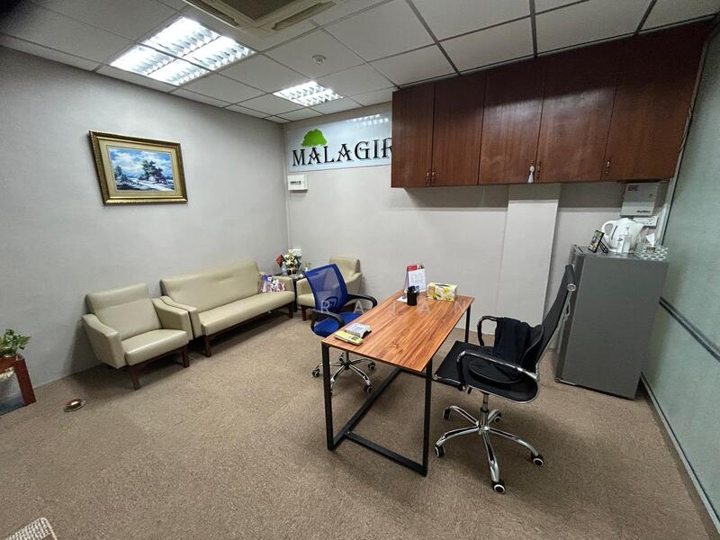 Byland Building, 135 Middle Road, 200 sqft, Office For Sale, by G ...