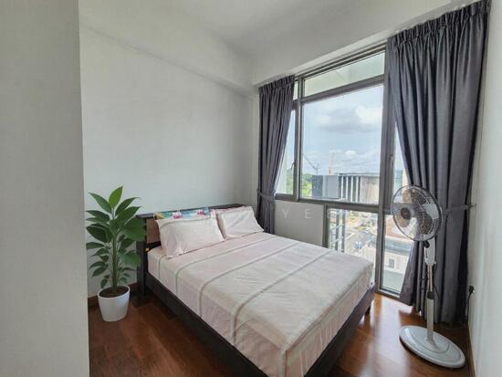 Kingsford Hillview Peak Condominium For Sale at S$ 800,000 ...