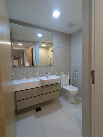 The Lakefront Residences, 46 Lakeside Drive, 5 Bedrooms, 2,895 sqft ...