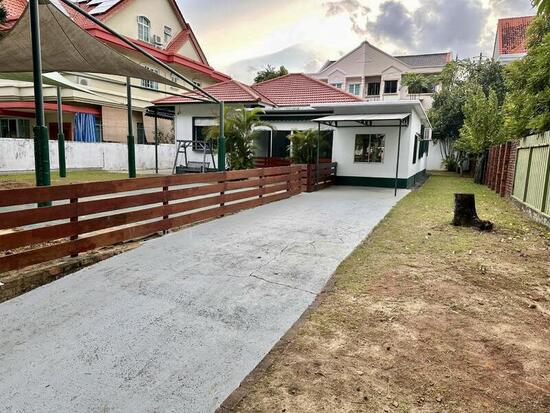 Gorgeous Rectangular Detached Land With Very Wide Frontage For Rebuild ...