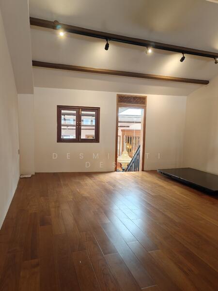OFFICE/CAFE/YOGA/TRAVEL AGENCY/TUITIONS CENTRE, Dickson Road, 1,300 ...