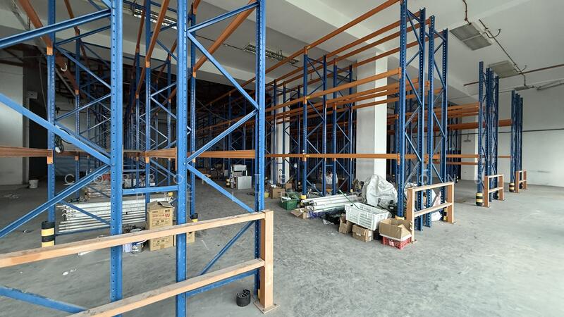 9200sqft Warehouse Full Racks 10 Bays 6m Ceiling Woodlands, Attractive ...