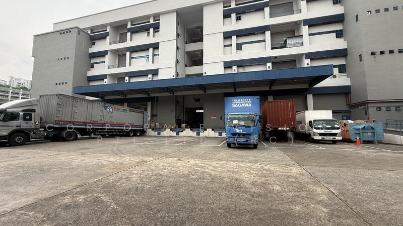 9200sqft Warehouse Full Racks 10 Bays 6m Ceiling Woodlands, Attractive ...