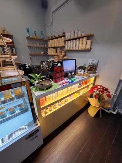 Shophouse in Sago Street, Chinatown. Near 4 MRTs + Ample car park lots ...