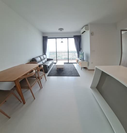 J Gateway, 2 Gateway Drive, 3 Bedrooms, 947 sqft, Condominium For Rent ...