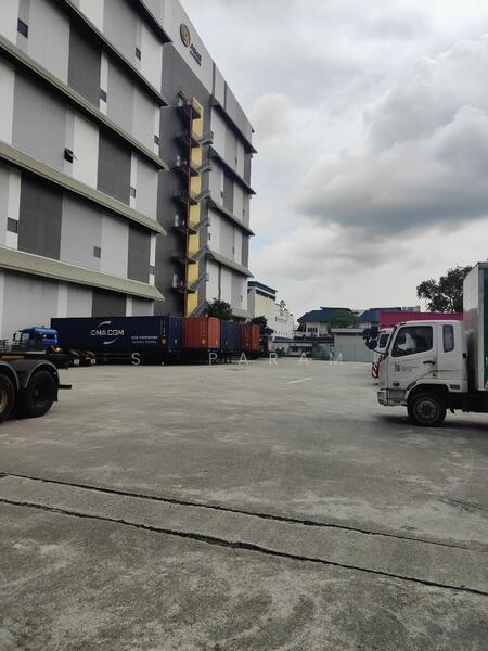 Gul Area Hugh Warehouse with Ramp Up and Loading Bay., Gul, 60,500 sqft ...