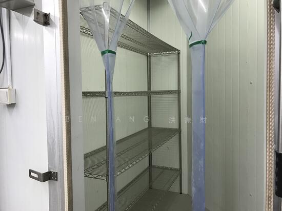 Coldroom Chiller with Dry Store Office Walking Distance to Ubi and ...