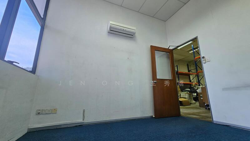 Midview Building, 50 Bukit Batok Street 23, 1,249 sqft, Light ...