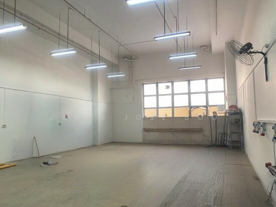 Yishun B2 Grd floor | 6m ceiling | toilet | empty now, 11 Yishun ...
