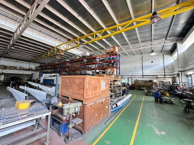 Near MRT, Good Location, , 10,000 sqft, Factory / Workshop (B2) For ...