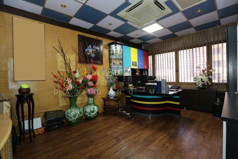 Byland Building, 135 Middle Road, 1,076 sqft, Office For Sale, by David ...