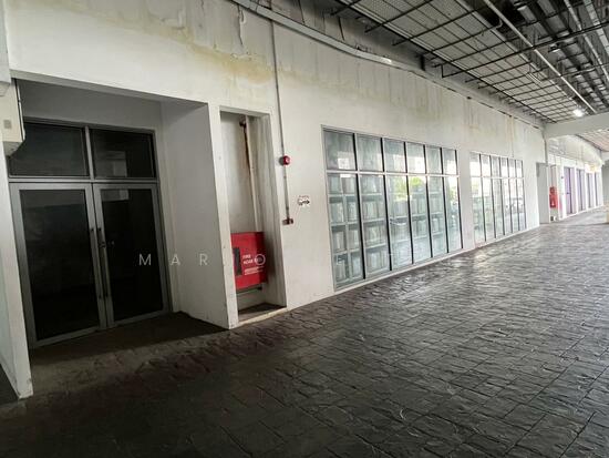 2440sf Ground Floor B1/B2 Clean Warehouse with 6m Ceiling @ Tampines ...
