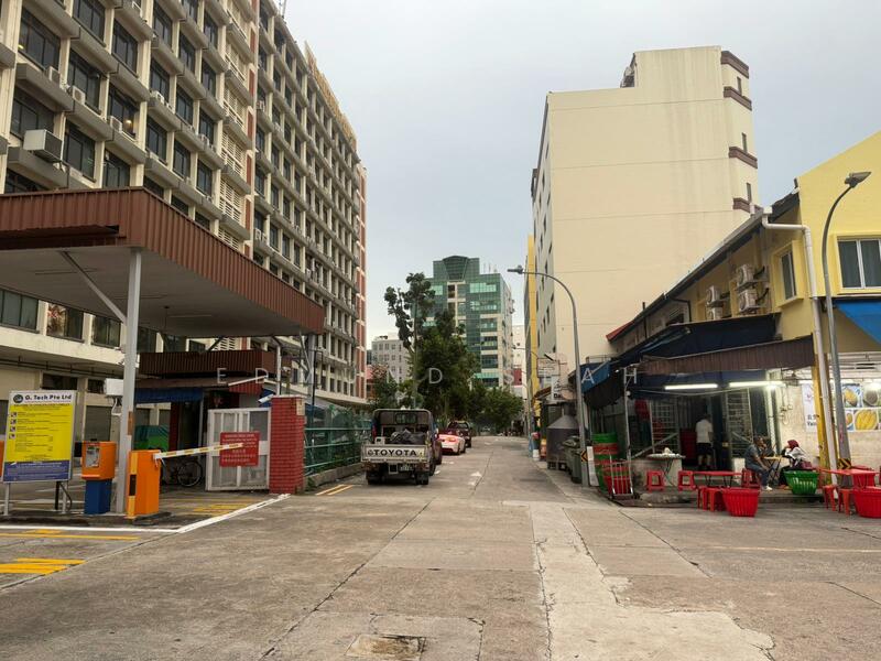 Sims Avenue, Excellent visibility, 3 side-by-side units, Sims Avenue, 2,357 sqft, Shop ...