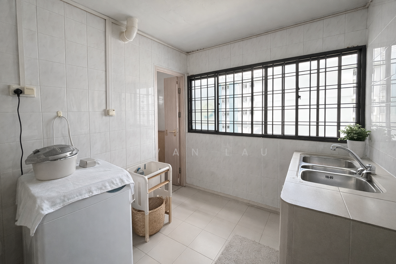 218 Ang Mo Kio Avenue 1 HDB Flat For Sale at S$ 458,000 | PropertyGuru ...