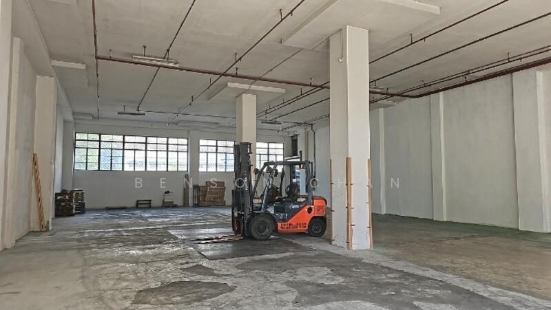 Ground floor 5.4m Aljunied MRT 1658sf & 3972sf Sims Drive ...