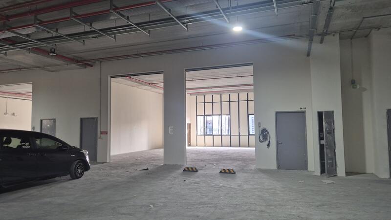 20 footer ramp up / corner unit / ceiling 5.5m, Tampines, 5,200 sqft ...