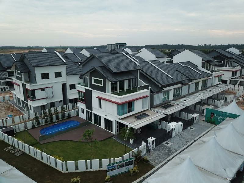 PKNS Raudhahville - 2-storey Terraced House for Sale or Rent ...