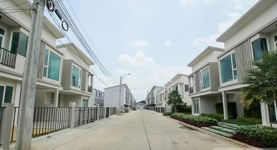 The Exclusive Wongwaen - Ramintra, Bangkok, Motorway 9 Frontage Road ...