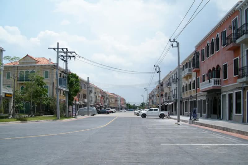 Venice Di Iris Watcharapon For Sale and Rental