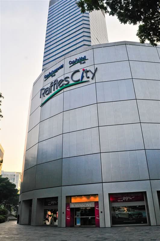 Raffles City Shopping Centre at City Hall / Clarke Quay in SG ...