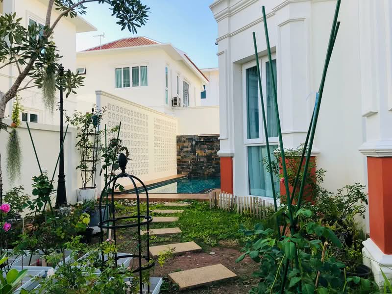 Supicha Sino Kohkaew 8 For Sale and Rental