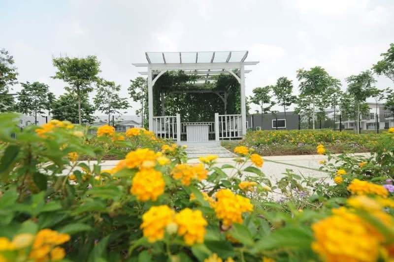 Maple Residences @ Bandar Bestari Klang - Service Residence for Sale or ...