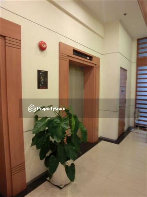 Thong Sia Building – Price, Reviews & Availability (2025)