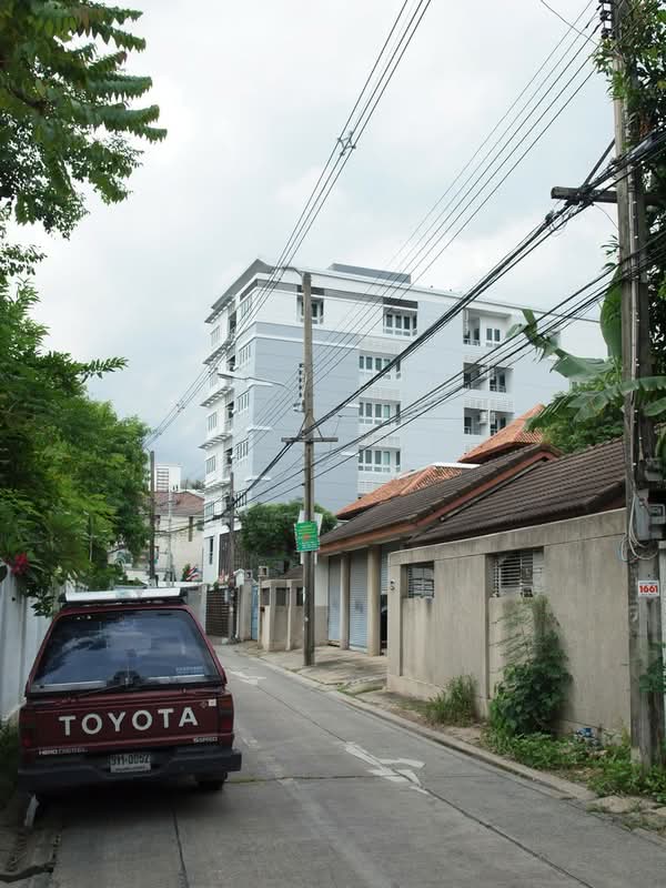 The Peace condominium For Sale and Rental